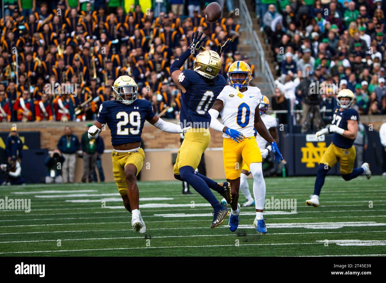 Notre Dame safety Xavier Watts (0) intercepts a pass intended for ...