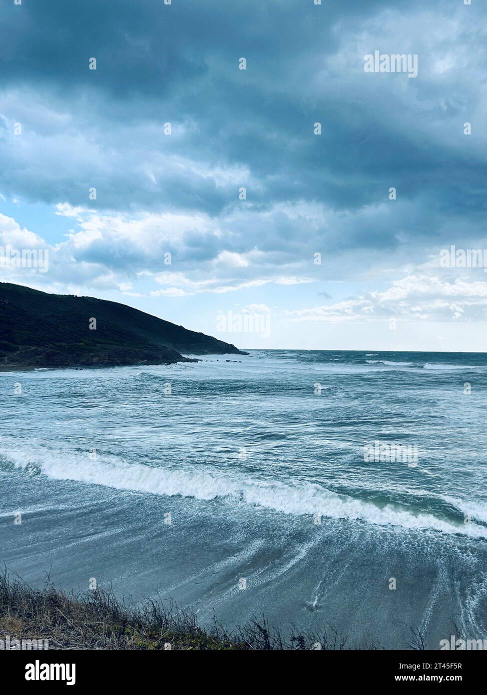 Mare in tempesta hi-res stock photography and images - Alamy