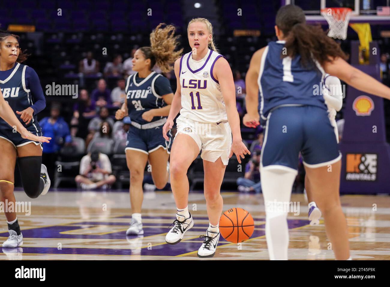 Baton Rouge, LA, USA. 26th Oct, 2023. LSU's Hailey Van Lith (11) drives ...