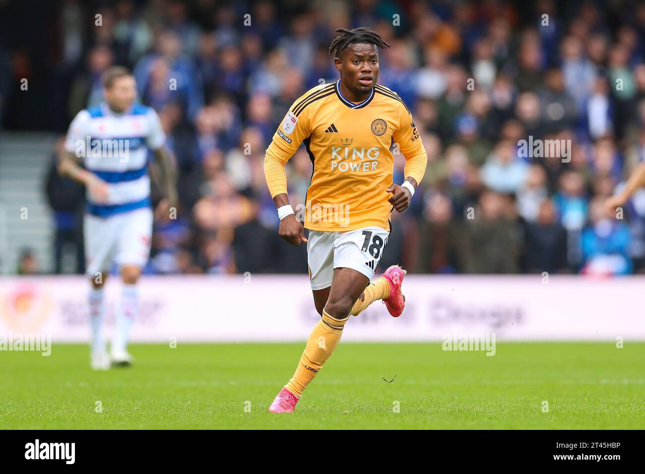 London, UK. 28th Oct, 2023. Leicester City forward Abdul Fatawu (18 ...