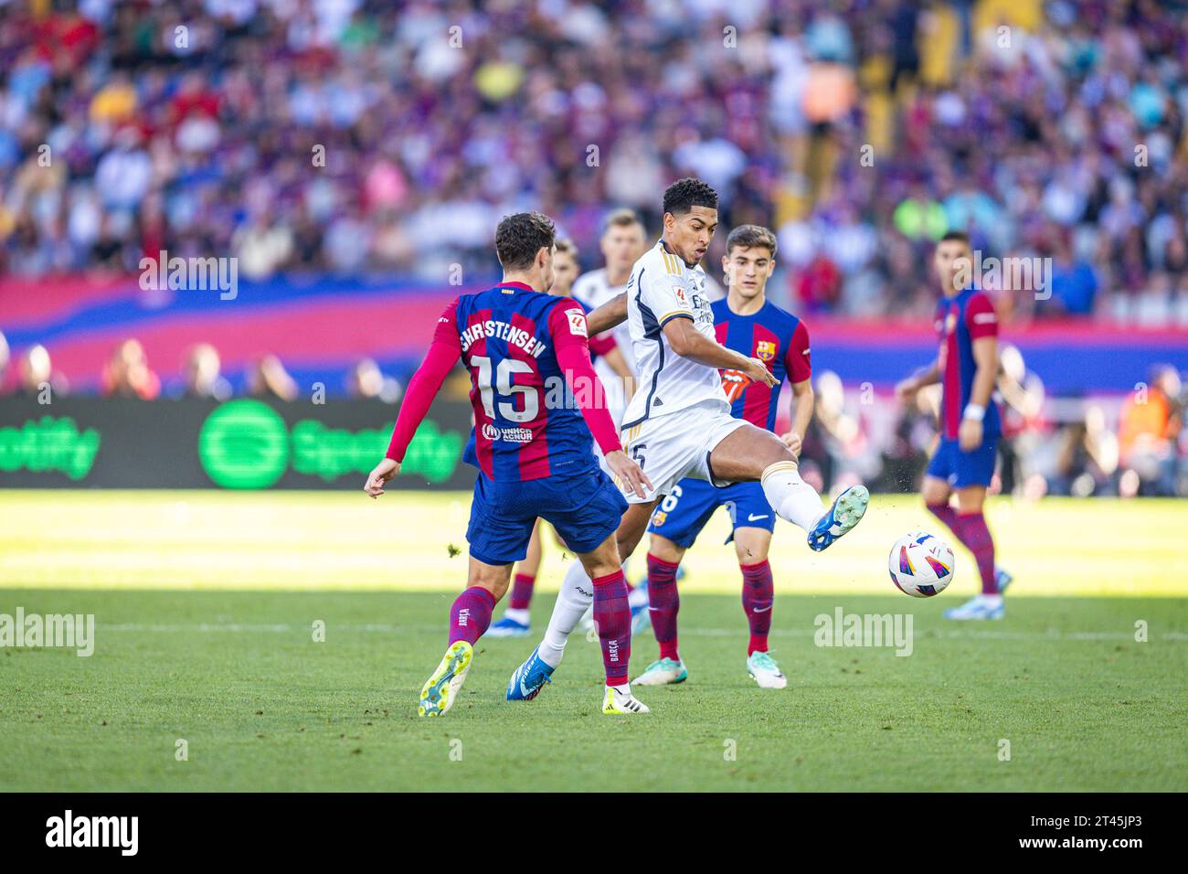 Barcelona, Spain. 28th Oct, 2023. Jude Bellingham (Real Madrid) (C ...