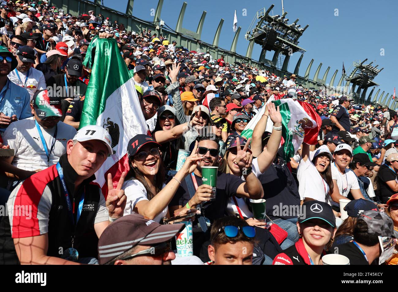 Mexico City, Mexico. 28th Oct, 2023. Circuit atmosphere - fans in the ...