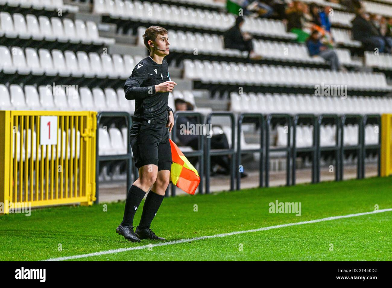 Tubize, Belgium. 28th Oct, 2023. Belgian assistant referee Carlina ...