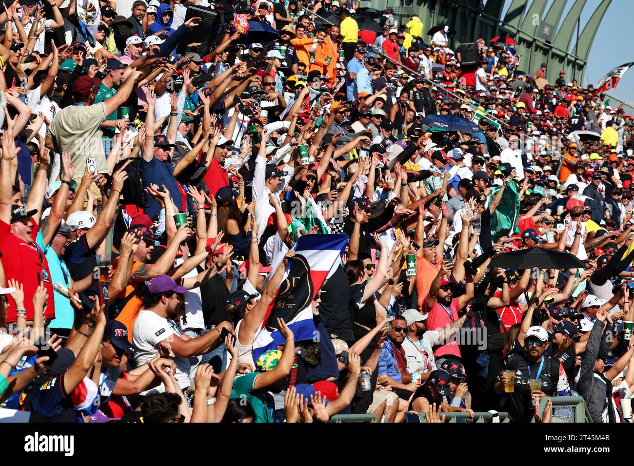 Mexico City, Mexico. 28th Oct, 2023. Circuit atmosphere - fans in the ...