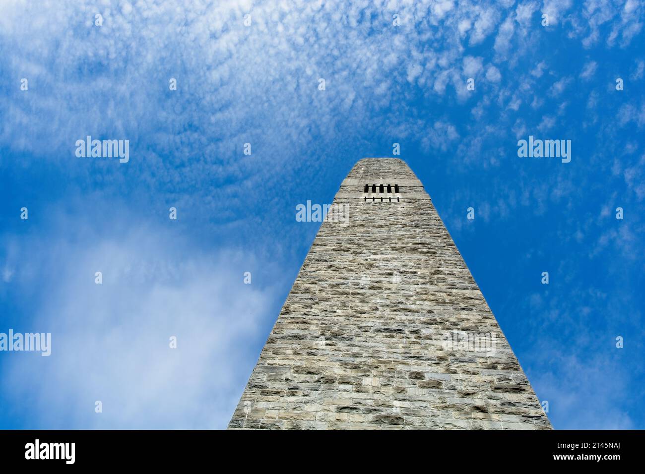 93 meter limestone obelisk commemorating American Revolutionary War ...