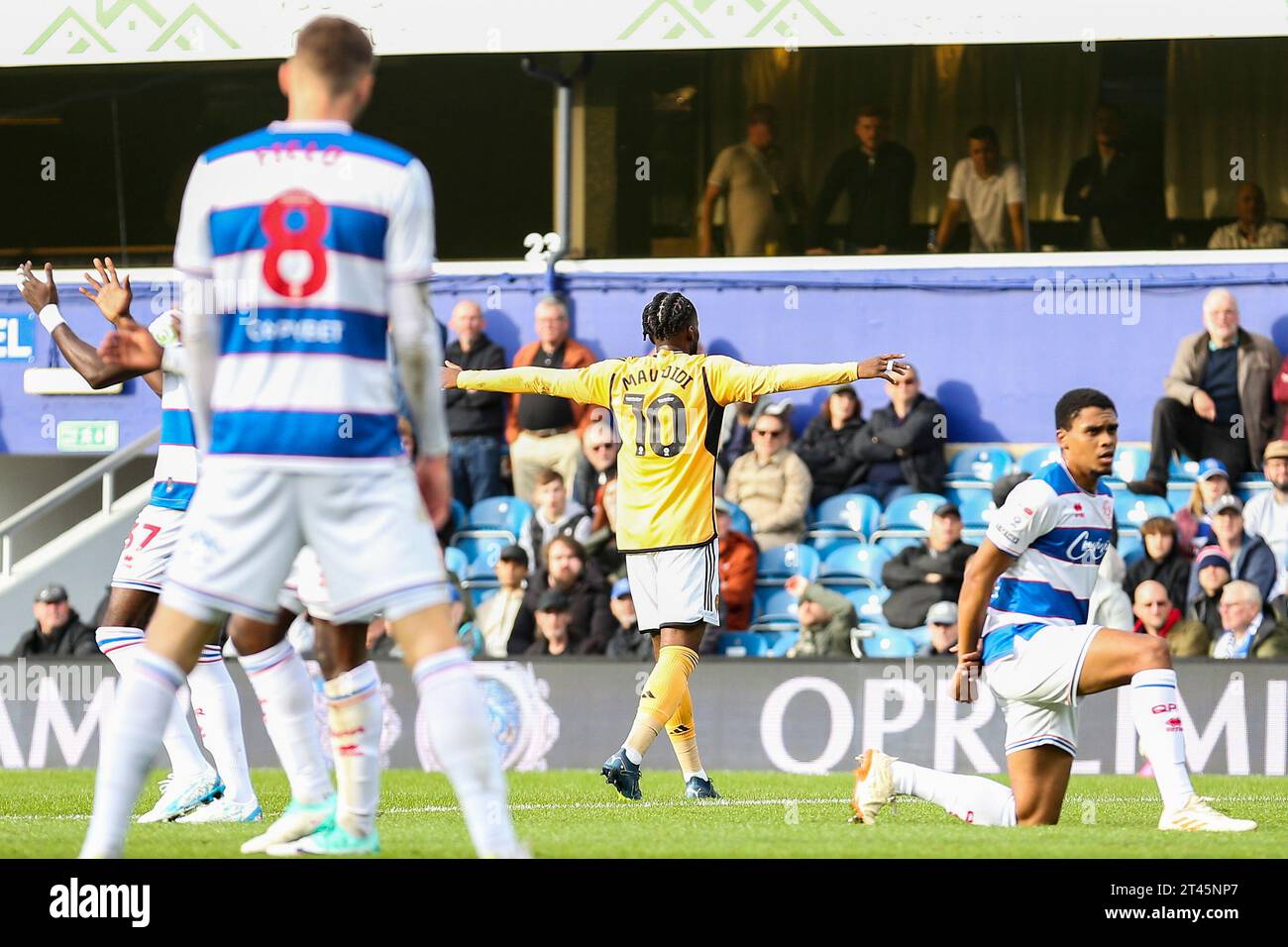 Matrade loftus road stadium hi-res stock photography and images - Alamy