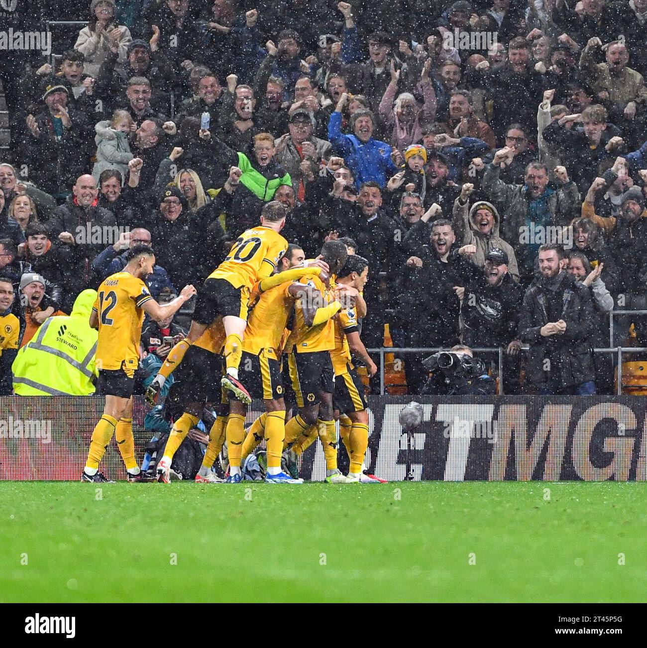 28th October 2023; Molineux Stadium, Wolverhampton, West Midlands ...