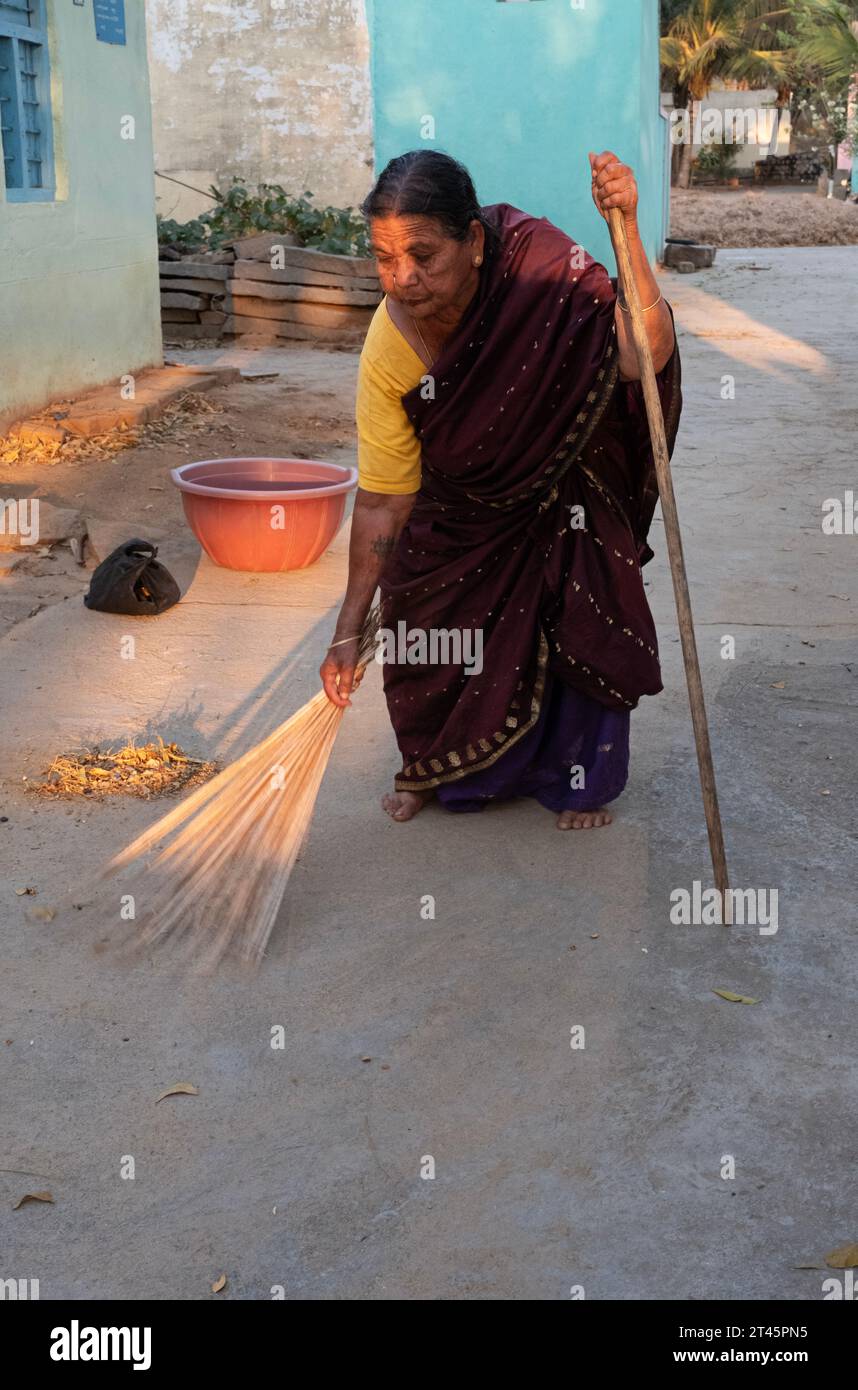 Woman sweeping hi-res stock photography and images - Alamy