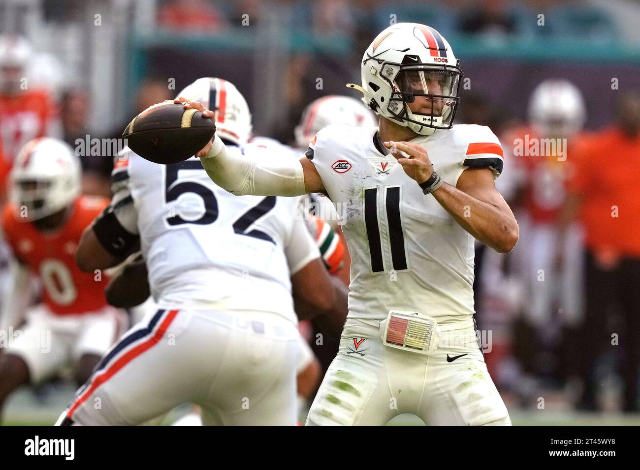 Virginia quarterback Tony Muskett (11) stands back to pass during the ...