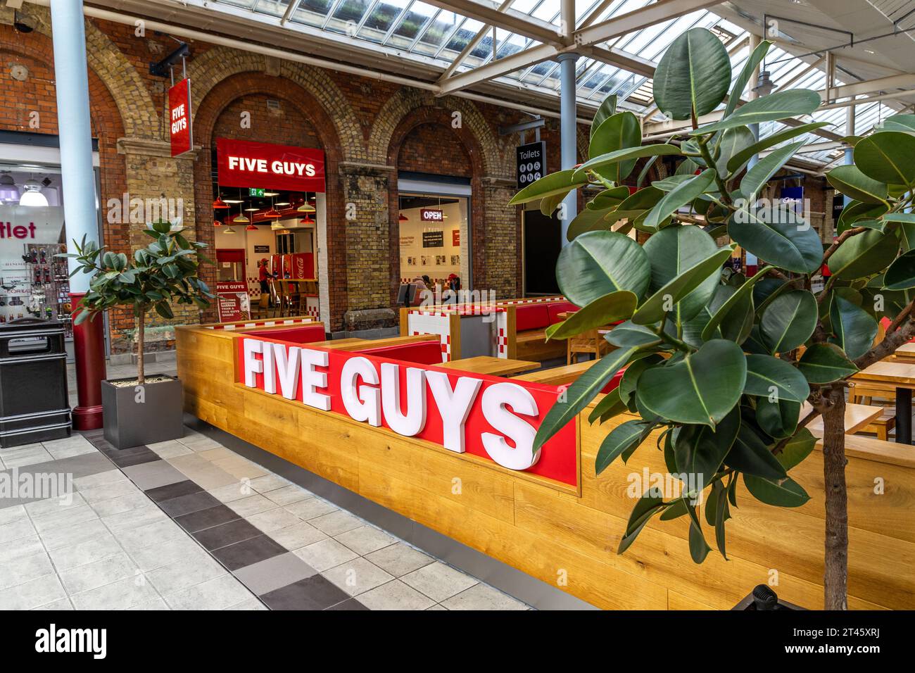 Swindon, UK - October 27, 2023: FIVE GUYS, famous franchise of fast ...