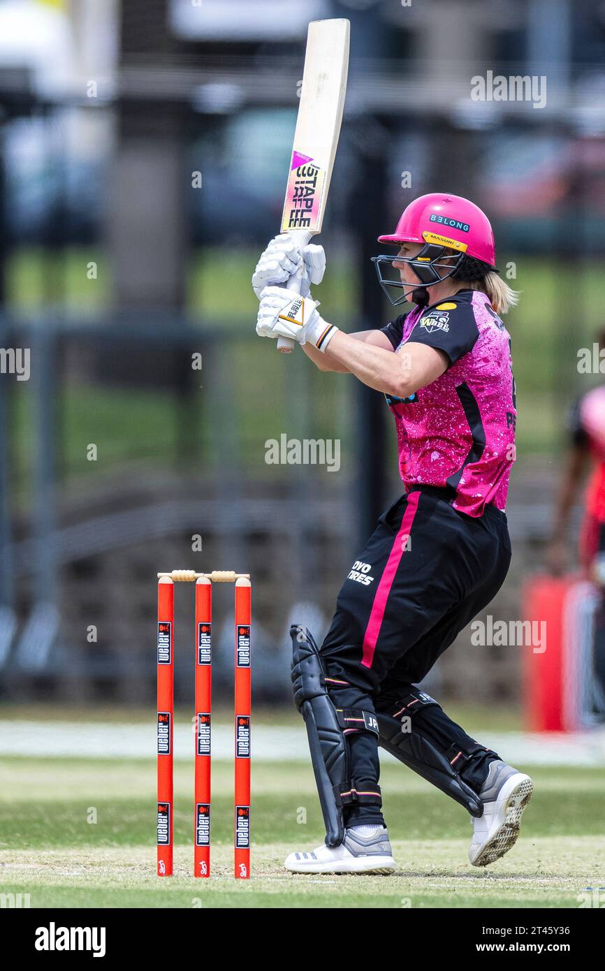 MELBOURNE, AUSTRALIA - OCTOBER 28: Sydney Sixers Captain Ellyse Perry pulls on her way to score ...