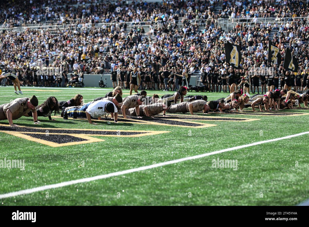 West Point, NY, USA. 28th Oct, 2023. A celebration of push-ups after an ...