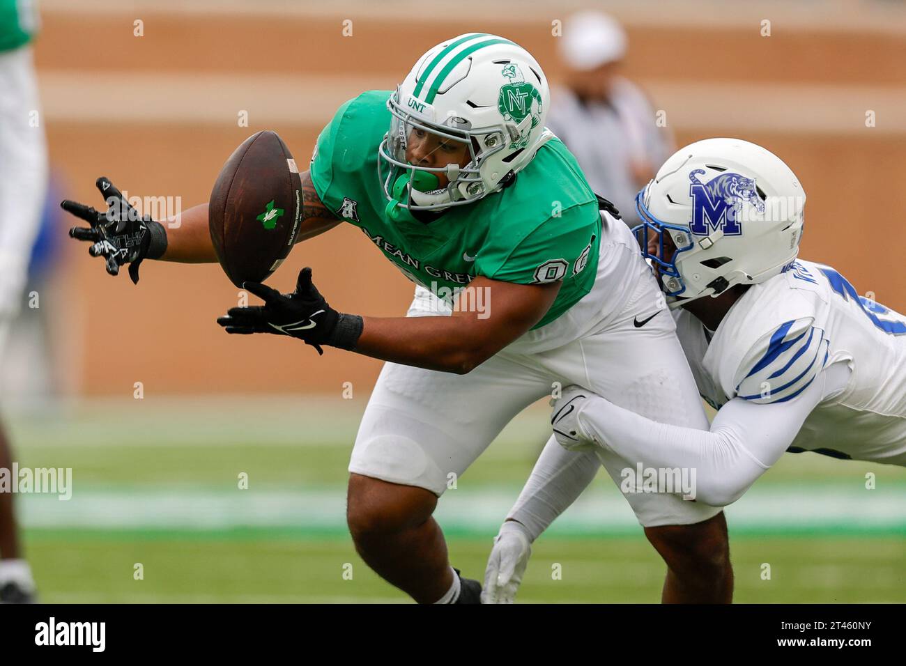DENTON, TX - OCTOBER 28: North Texas Mean Green tight end Xzavior ...