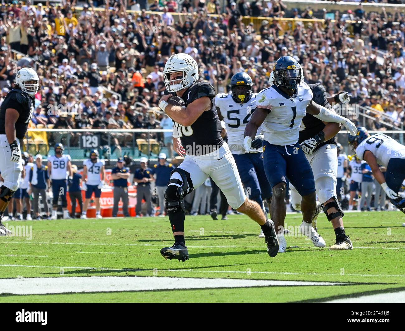 Orlando, FL, USA. 28th Oct, 2023. UCF quarterback John Rhys Plumlee (10 ...