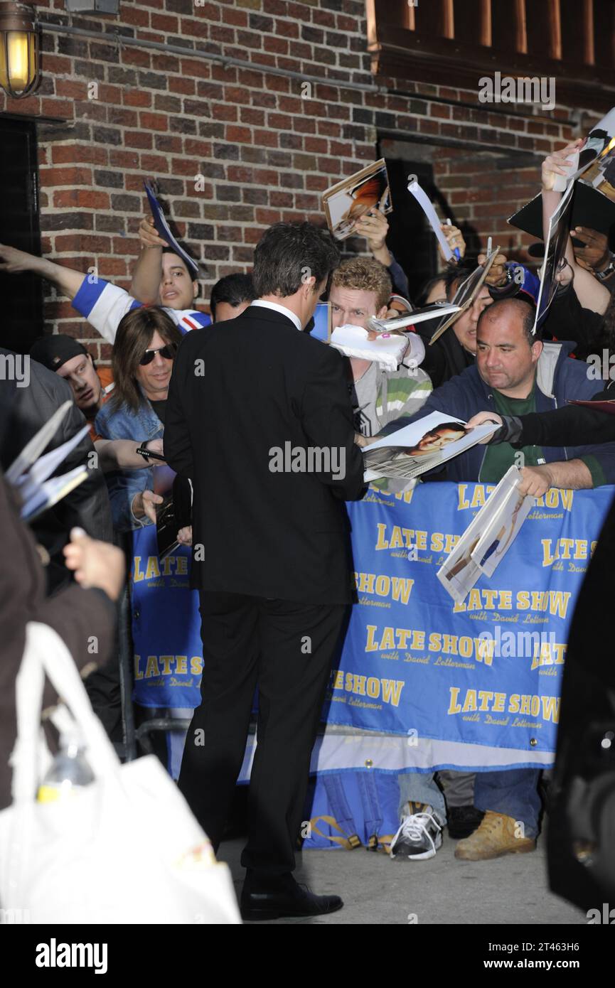 NEW YORK - APRIL 16: Actor Matthew Perry visits 'Late Show with David ...