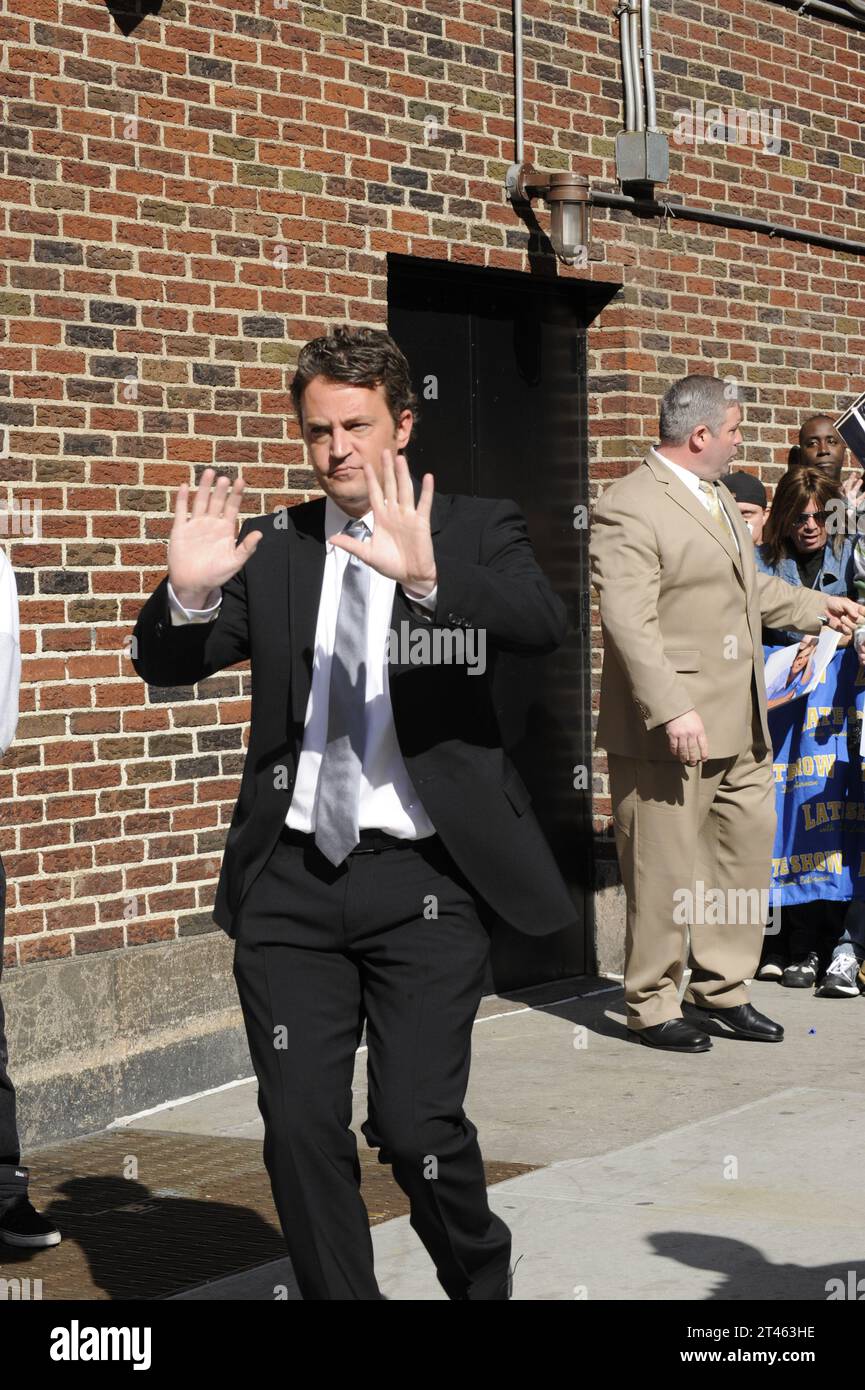 NEW YORK - APRIL 16: Actor Matthew Perry visits 'Late Show with David ...