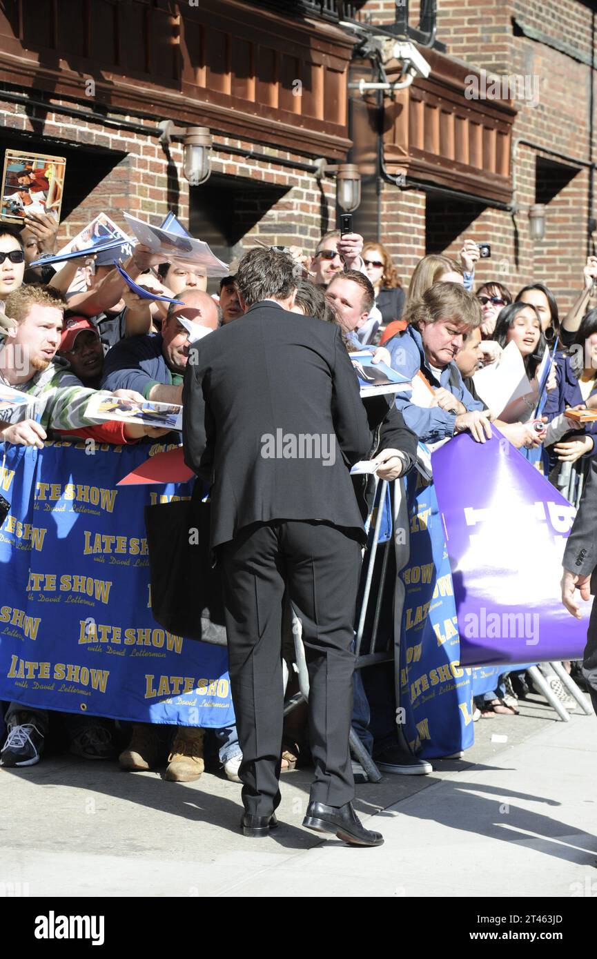 NEW YORK - APRIL 16: Actor Matthew Perry visits 'Late Show with David ...