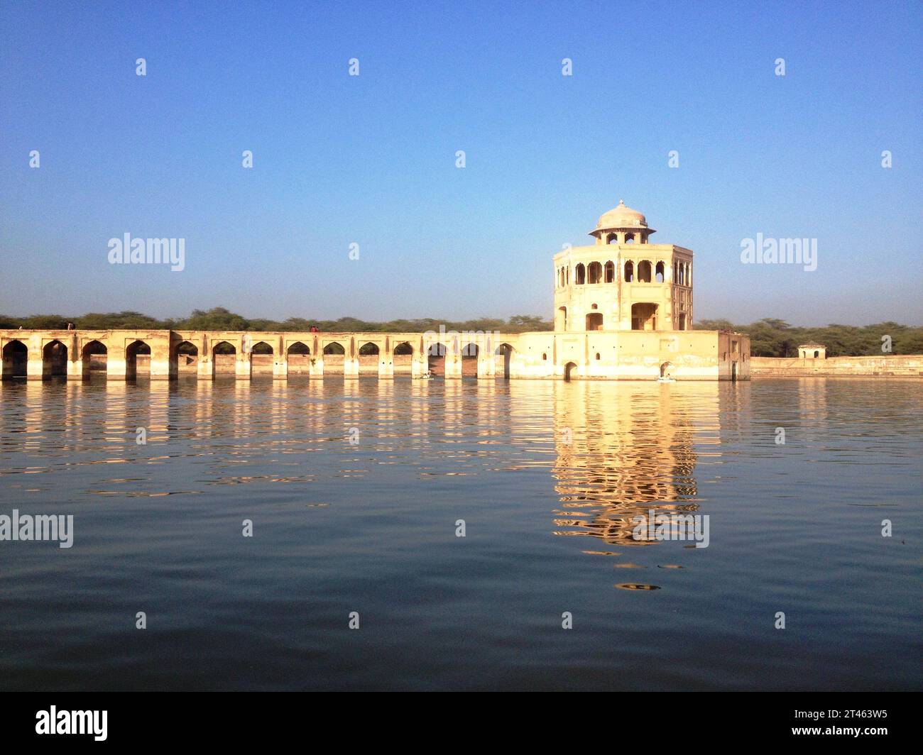 Hiran Minar on Artificial Lake Stock Photo - Alamy