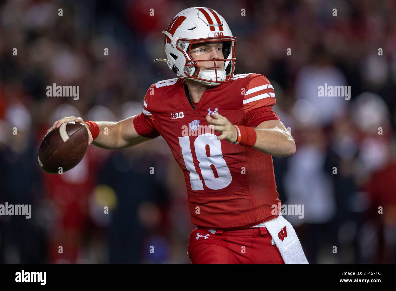 MADISON, WI - OCTOBER 28: Wisconsin Badgers quarterback Braedyn Locke ...