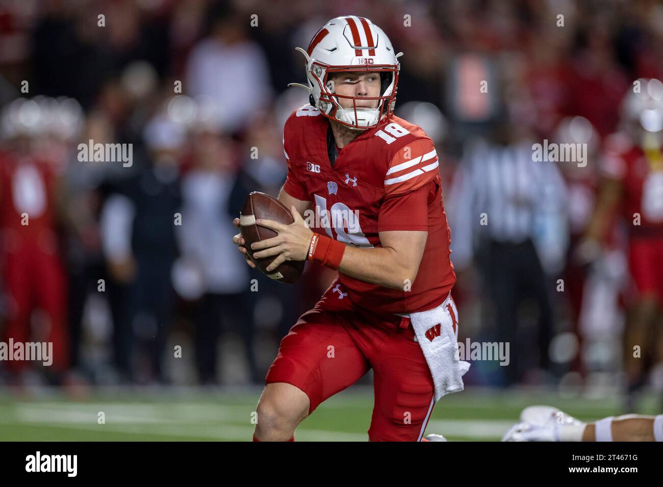 MADISON, WI - OCTOBER 28: Wisconsin Badgers quarterback Braedyn Locke ...