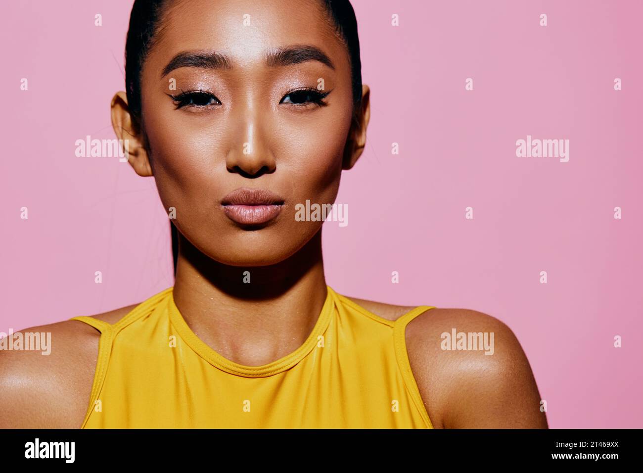 Yellow woman beauty trendy fashion portrait Stock Photo - Alamy