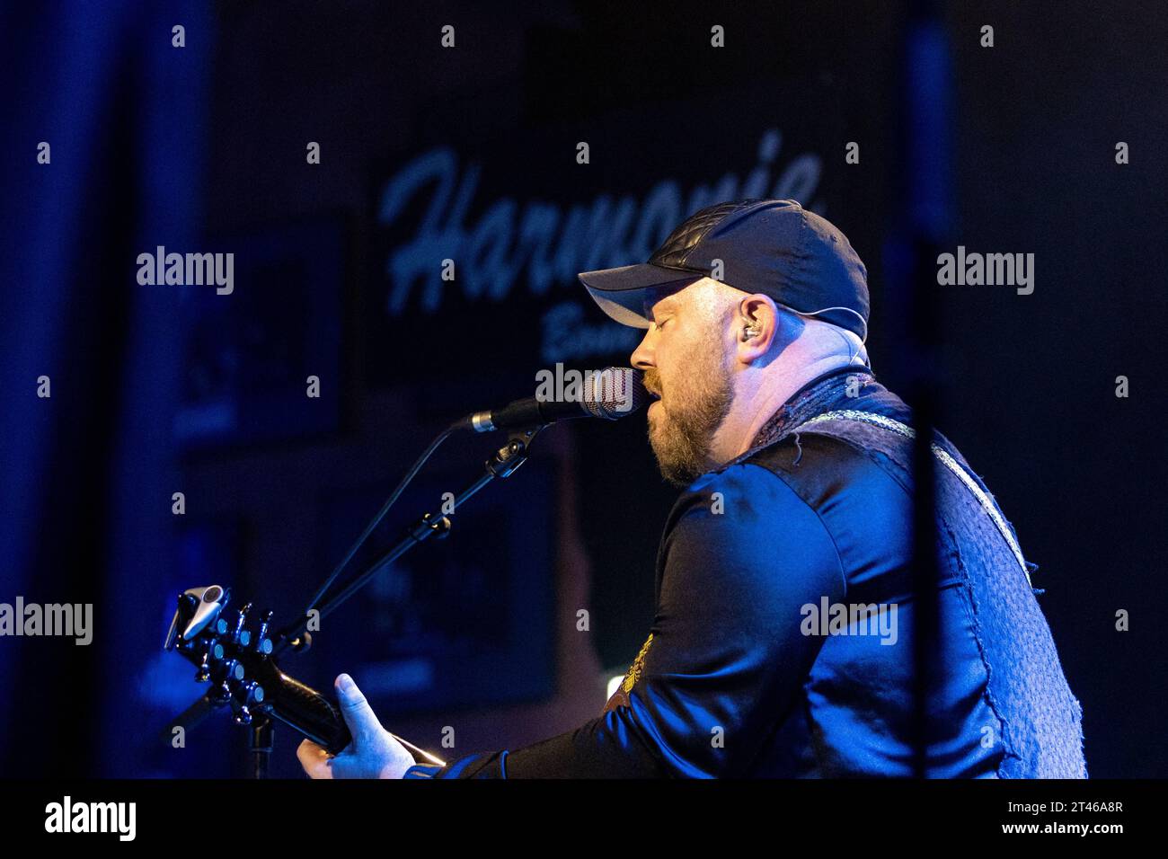 Der irische Sänger RYAN SHERIDAN beim Live Auftritt auf dem Crossroads ...