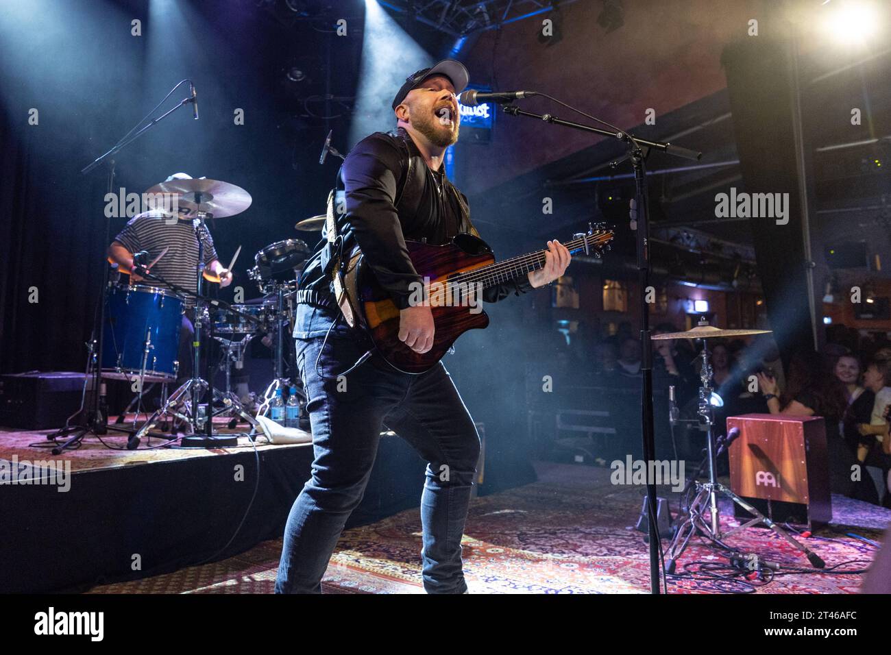 Der irische Sänger RYAN SHERIDAN beim Live Auftritt auf dem Crossroads ...