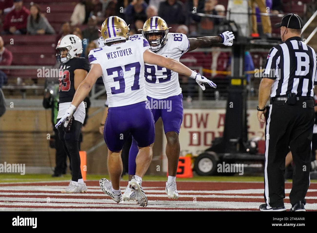 Washington tight end Devin Culp (83) is congratulated by tight end Jack ...