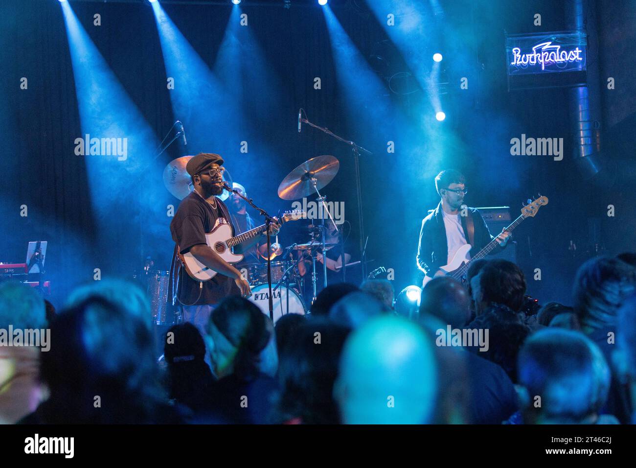 Der britische Sänger JAKE ISAAC beim Live Auftritt auf dem Crossroads ...