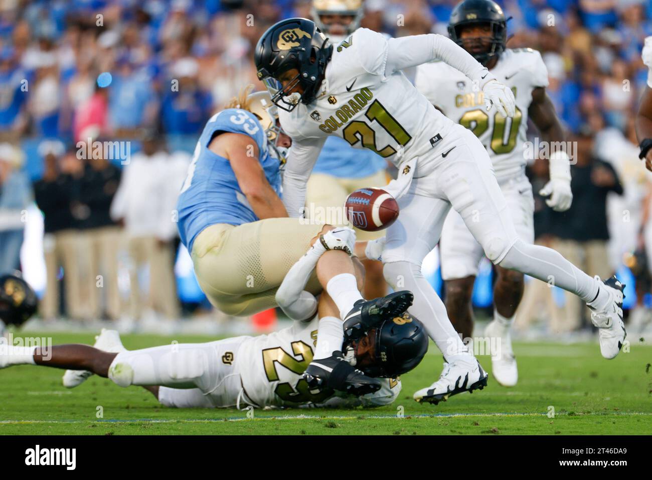 Pasadena, California, USA. 28th Oct, 2023. UCLA running back Carson ...