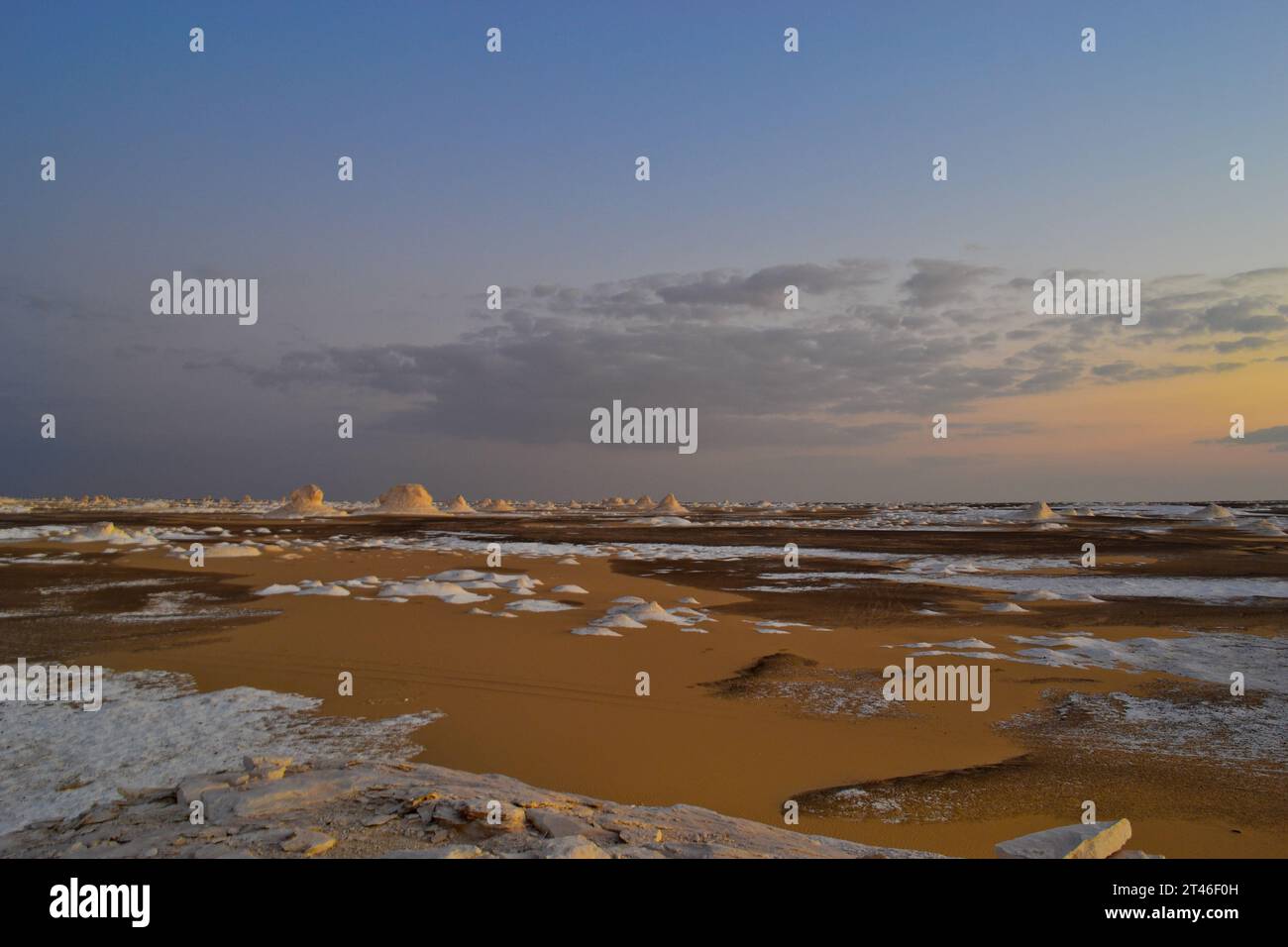 Siwa people water hi-res stock photography and images - Alamy