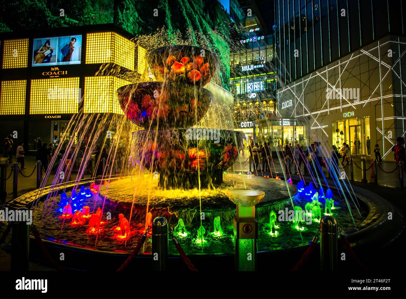 Pavilion crystal fountain at the Bukit Bintang entrance of Pavilion ...