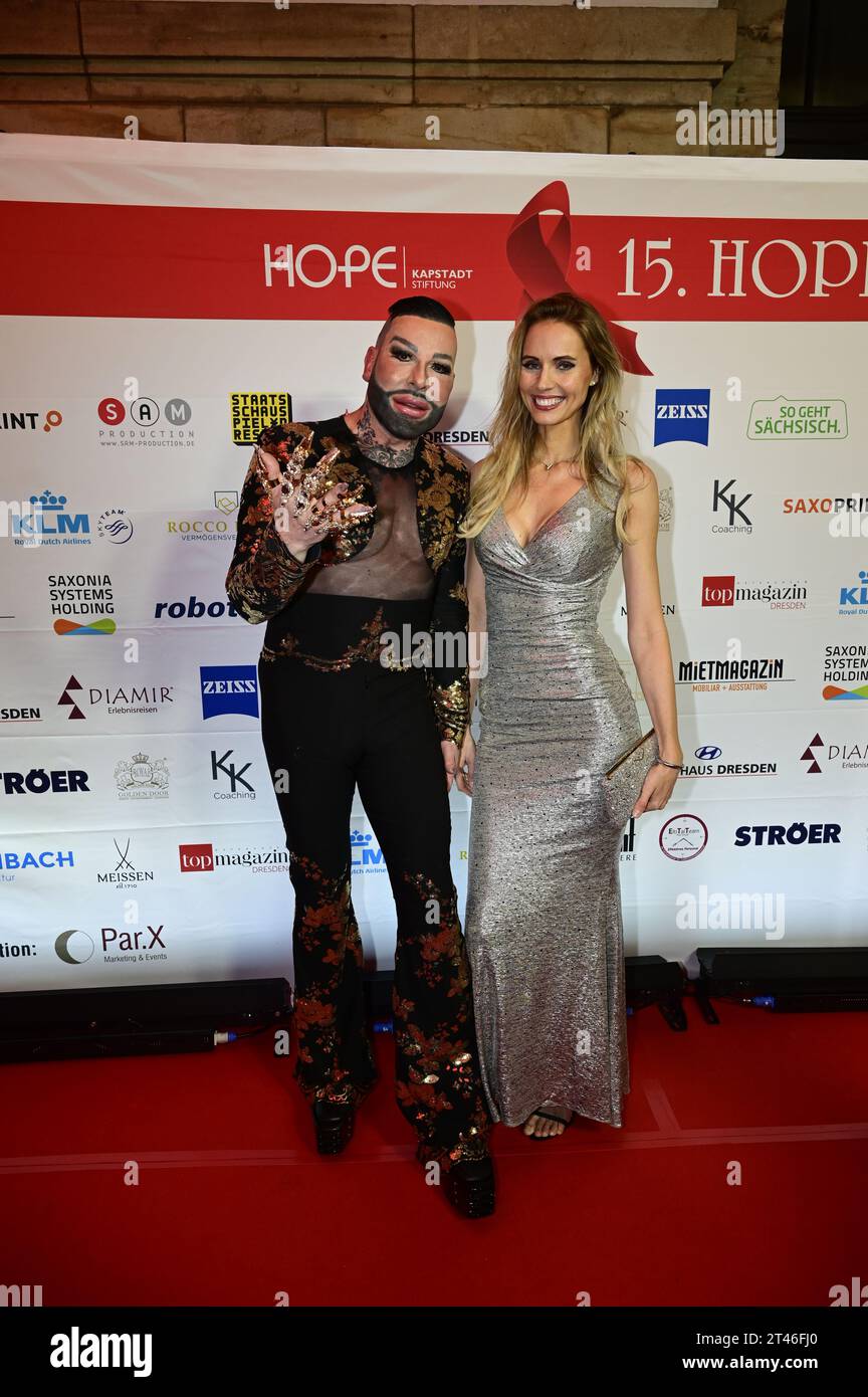 Harald Glööckler und Jenice (Franziska Czurratis) bei der 15. Hope Gala ...
