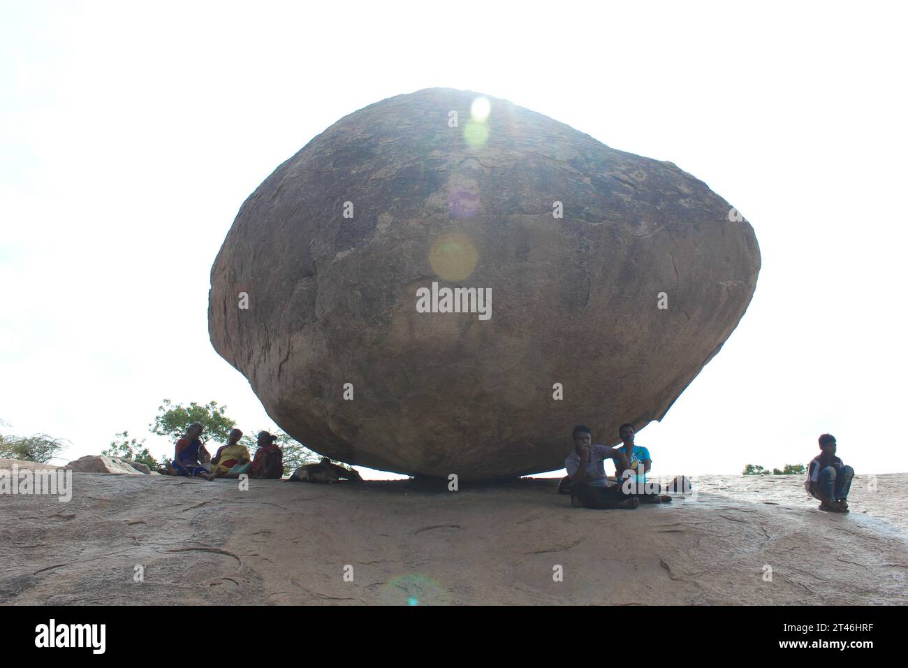 Krishna's butterball, the giant natural balancing rock in Mahabalipuram ...