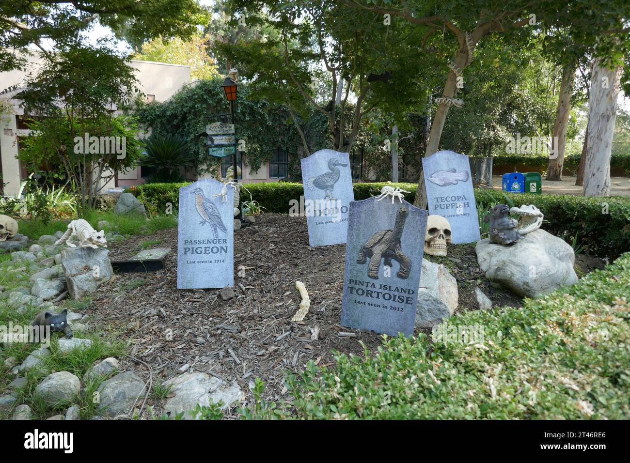 Los Angeles, California, USA 27th October 2023 Extinct Animals ...