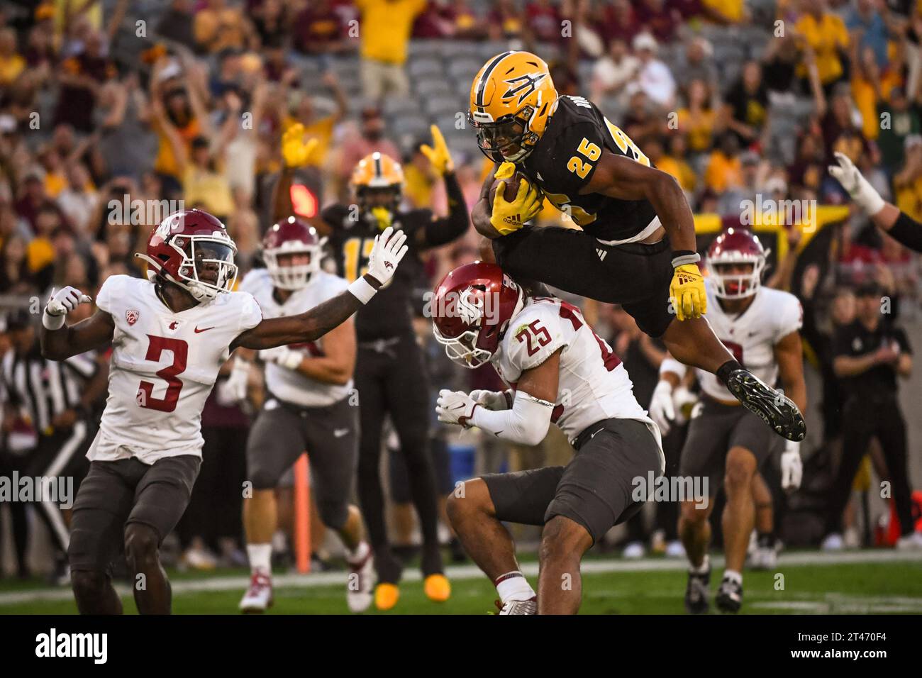 Running in the sun hi-res stock photography and images - Alamy