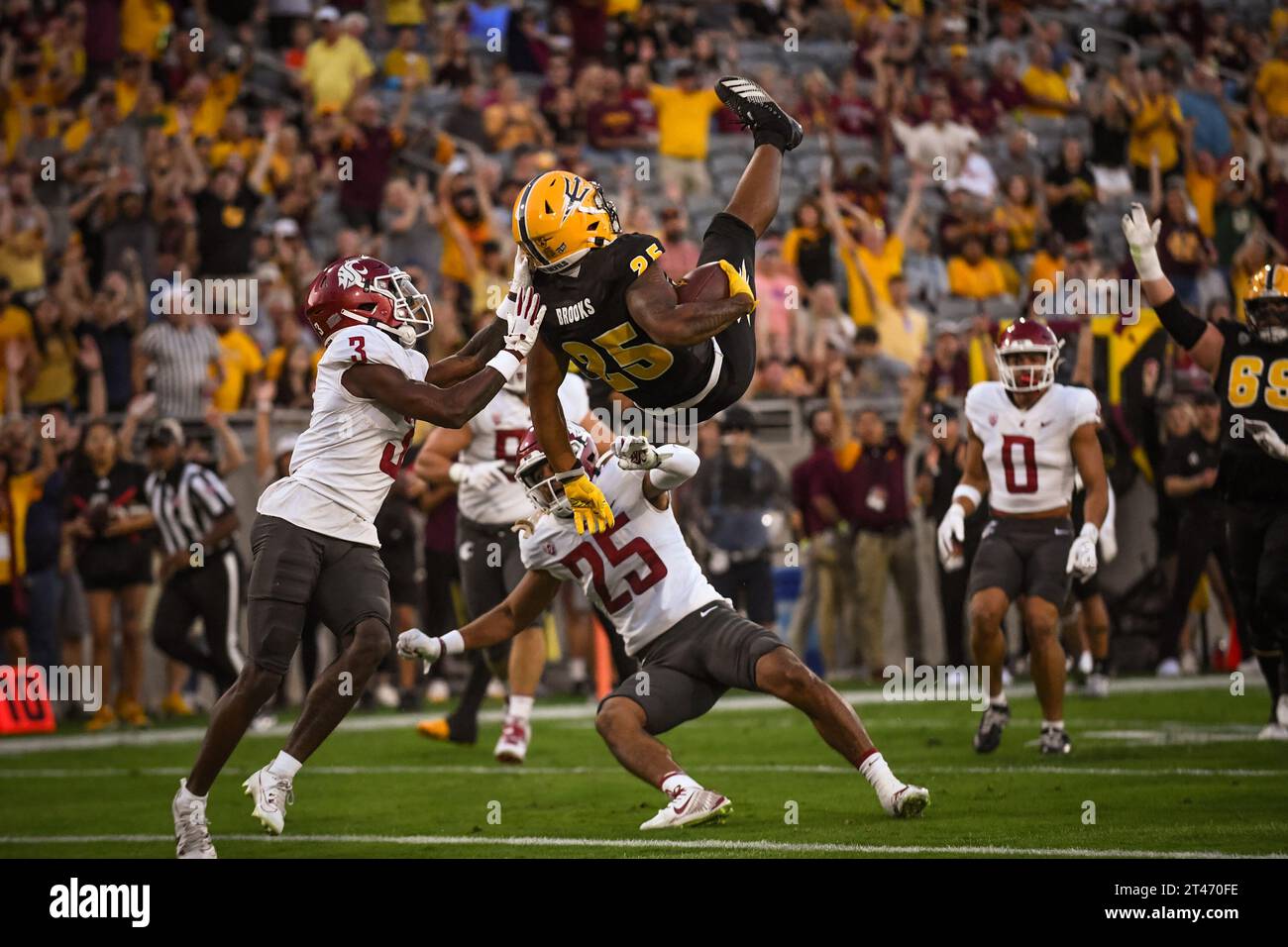 Arizona State Sun Devils running back Tevin White (28) runs for a ...