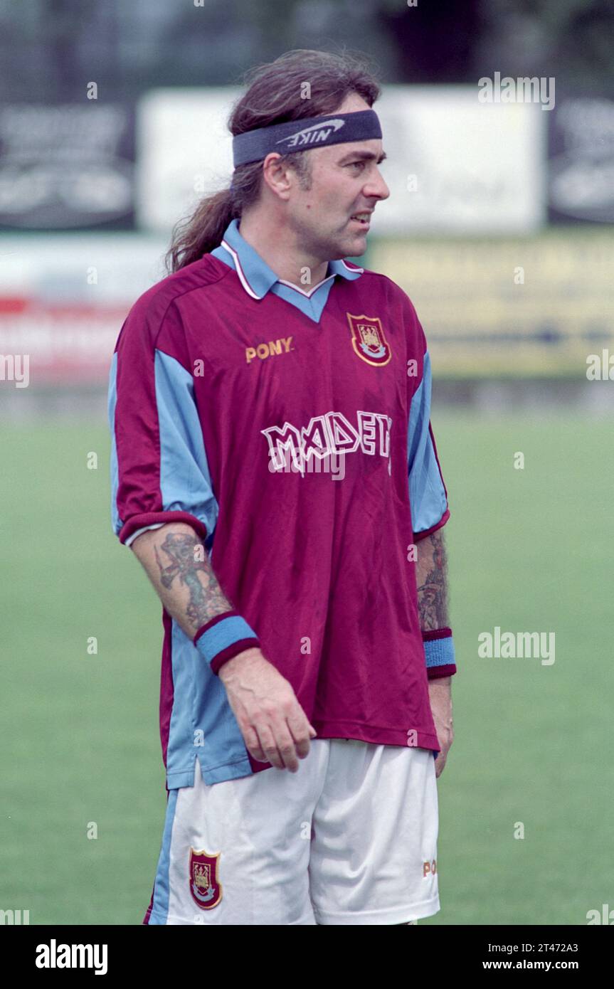 Steve harris play soccer hi-res stock photography and images - Alamy