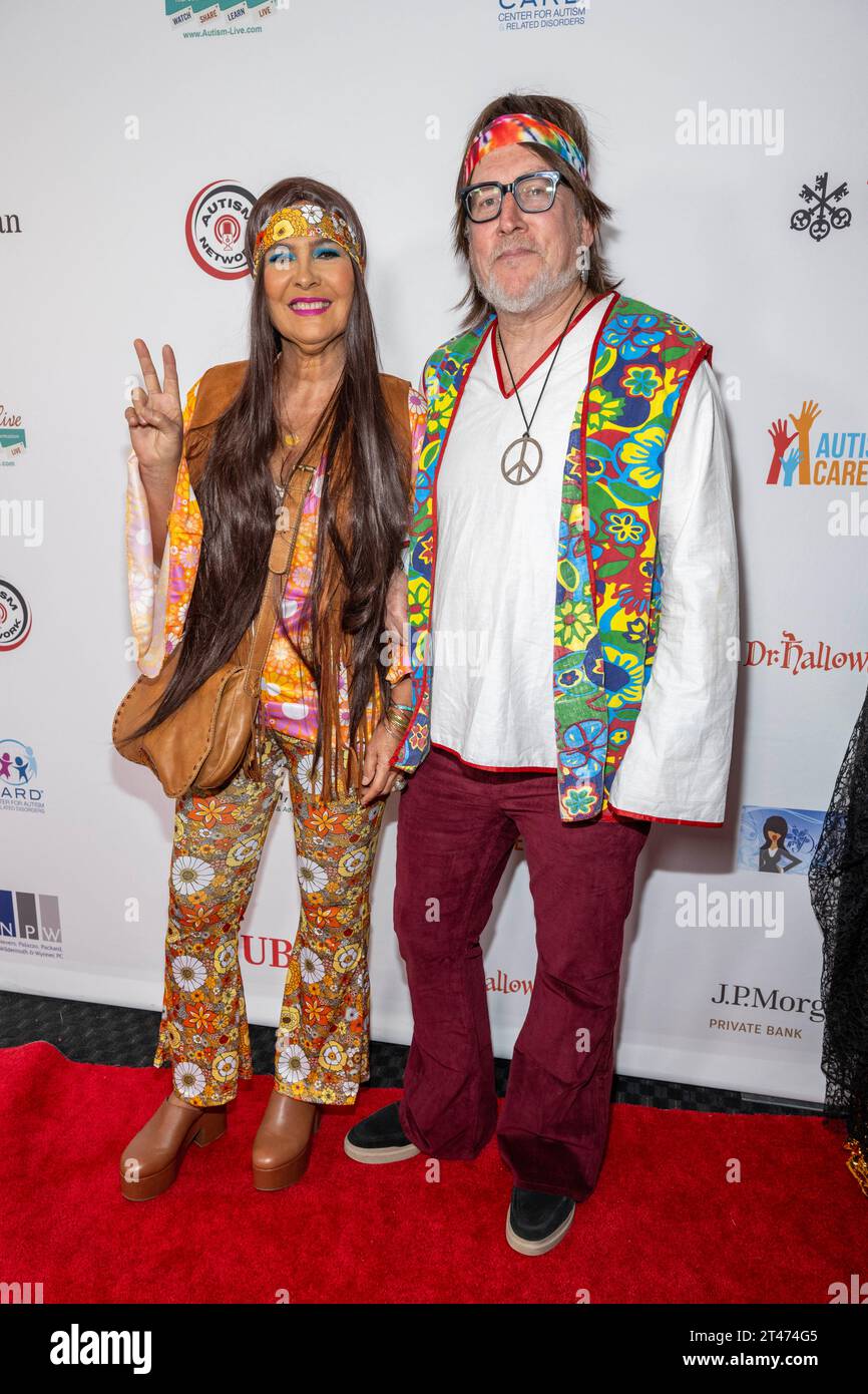 Los Angeles, USA. 28th Oct, 2023. Philanthropists Matt and Navah Asner ...