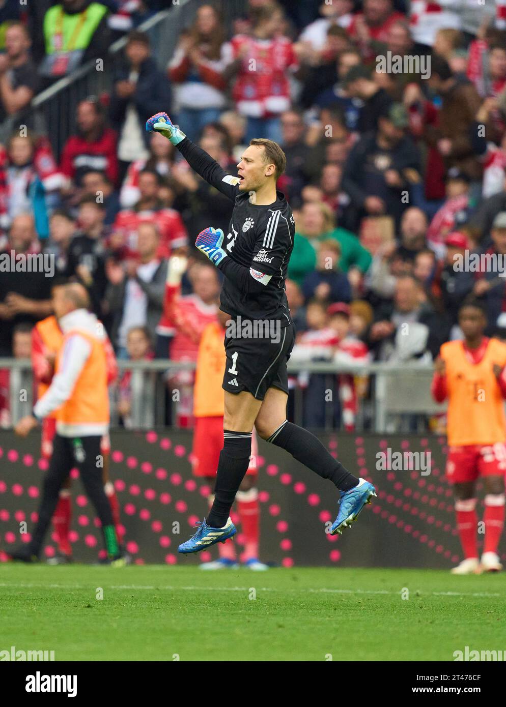 Goal celebration manuel neuer fc bayern munich fcb hi-res stock ...