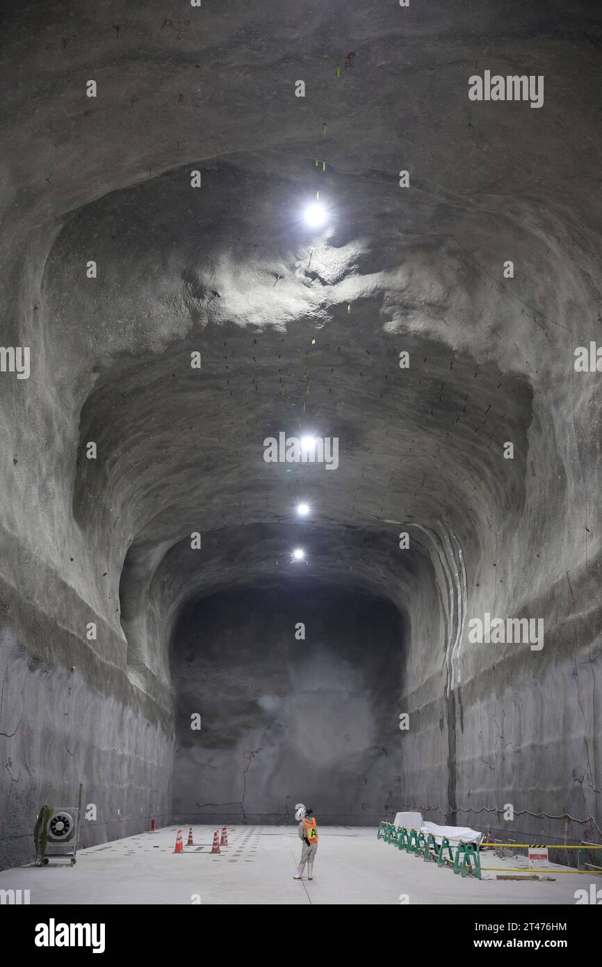 The pure water chamber of Hyper-Kamiokande (Hyper-K / HK), which is ...