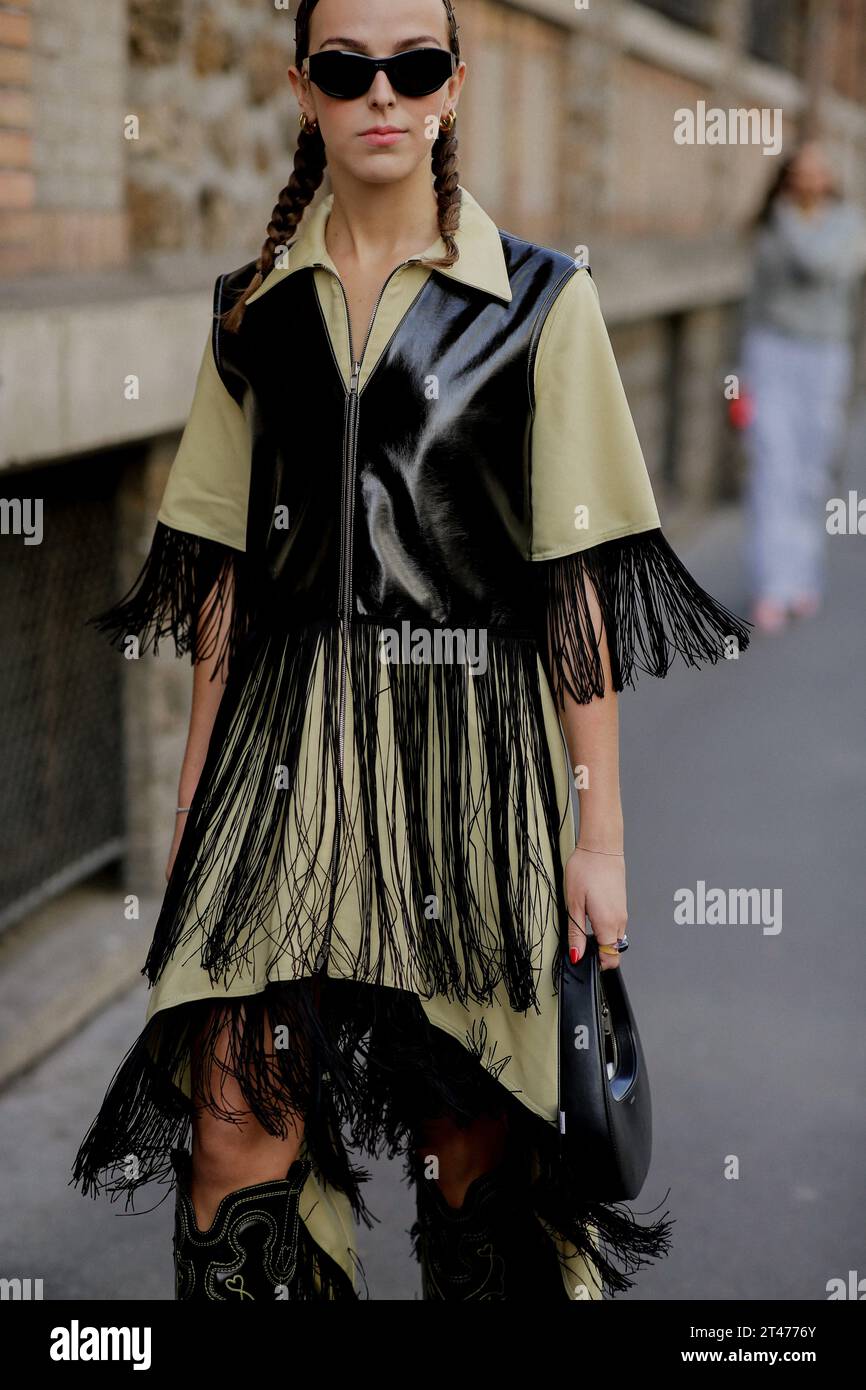 Paris, France. 26th Sep, 2023. Street style, Clemence Bertrand arriving ...