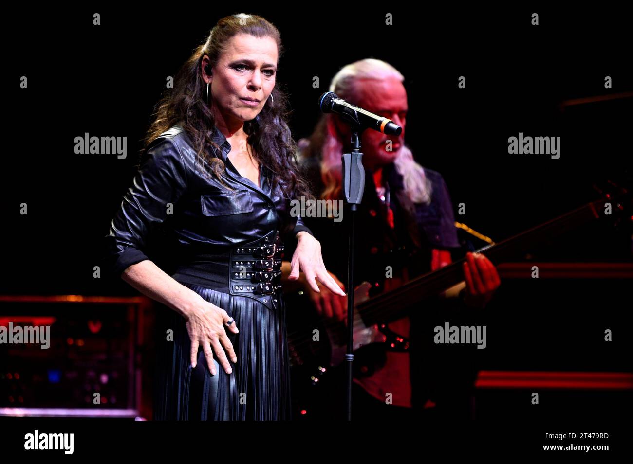 Julia Neigel und Silly bei der 15. Hope Gala 2023 im Schauspielhaus ...