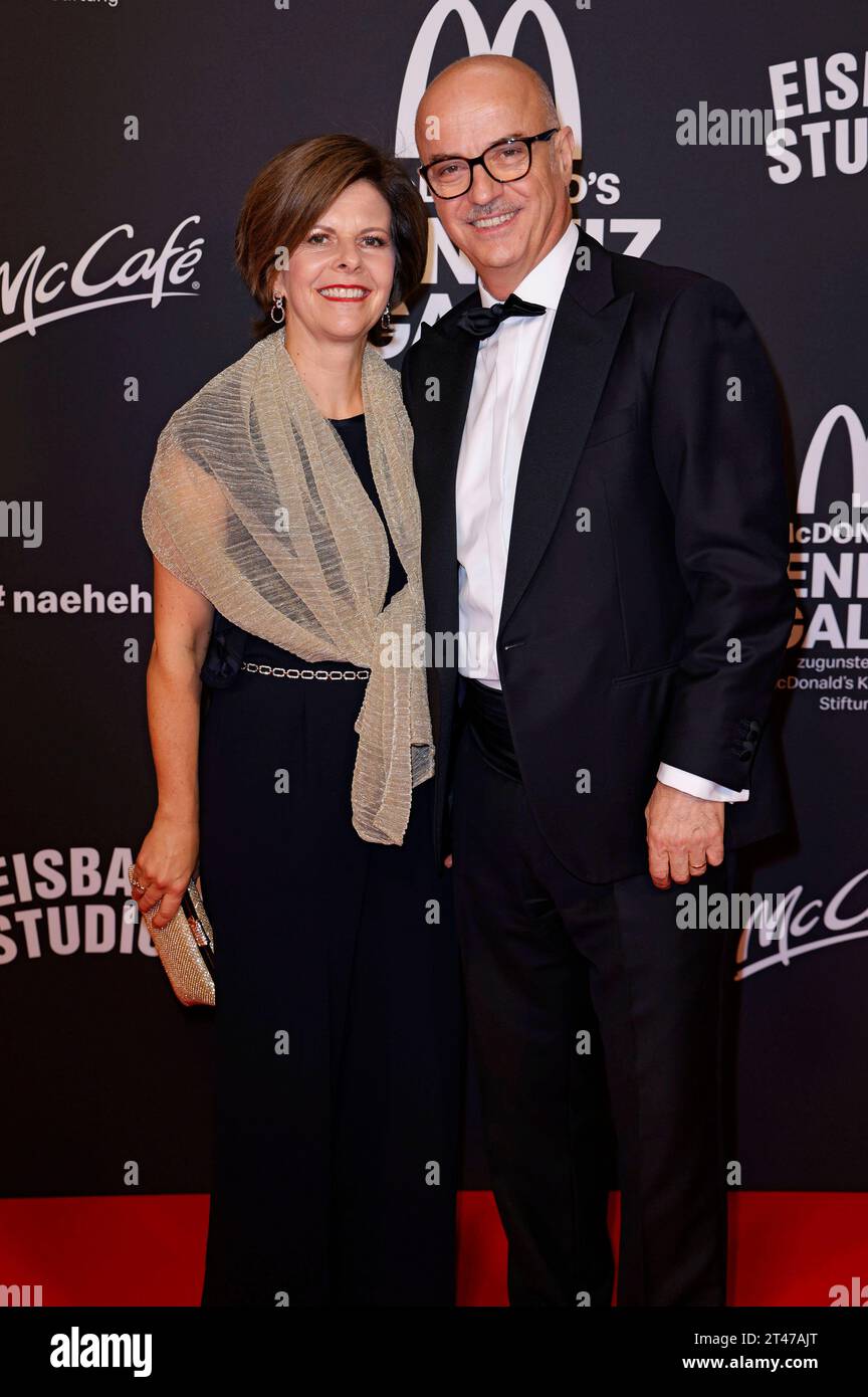Mario Federico mit Ehefrau Sabine bei der 18. McDonald s Benefiz Gala ...