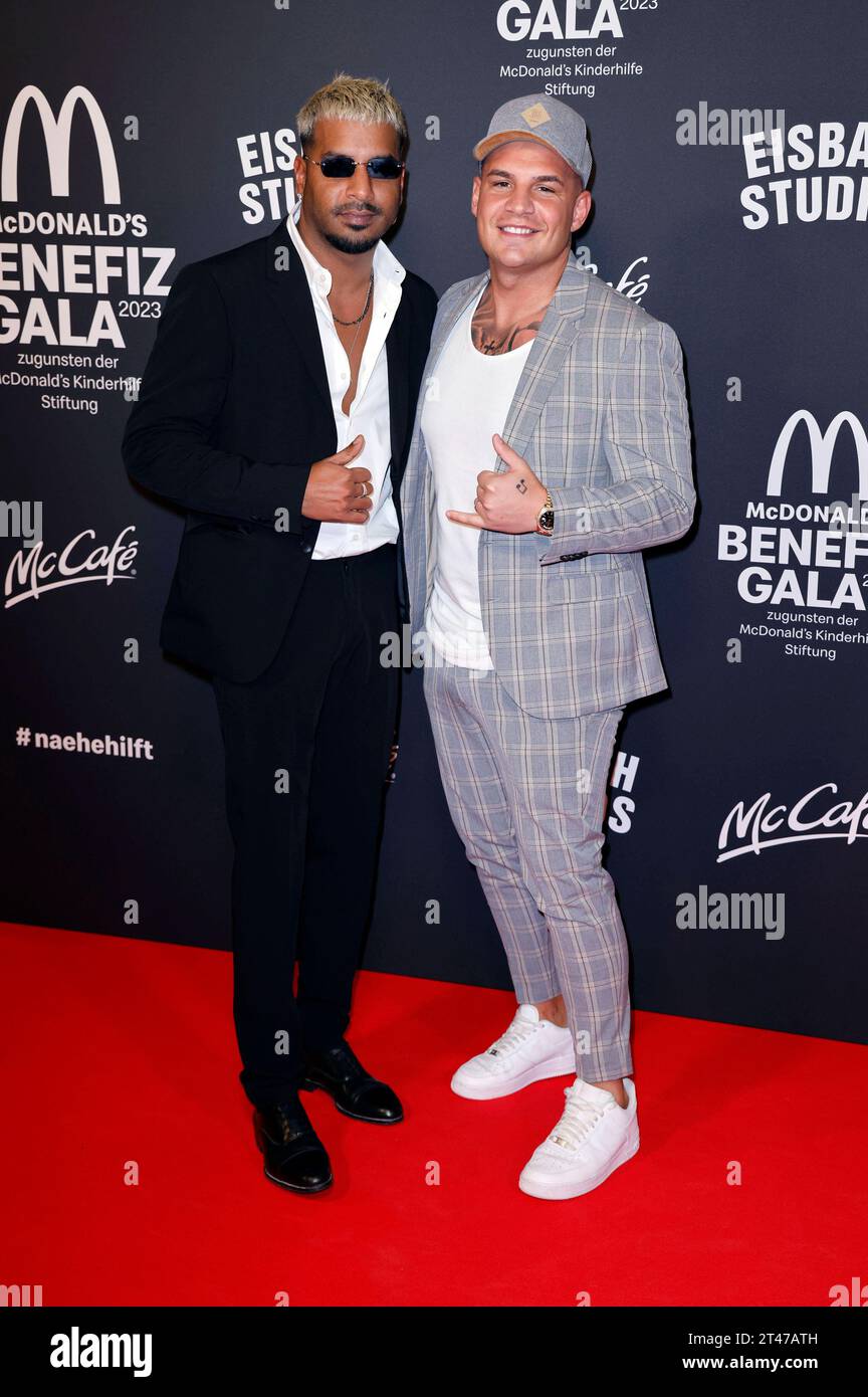 Orry Jackson und Pietro Lombardi bei der 18. McDonald s Benefiz Gala ...