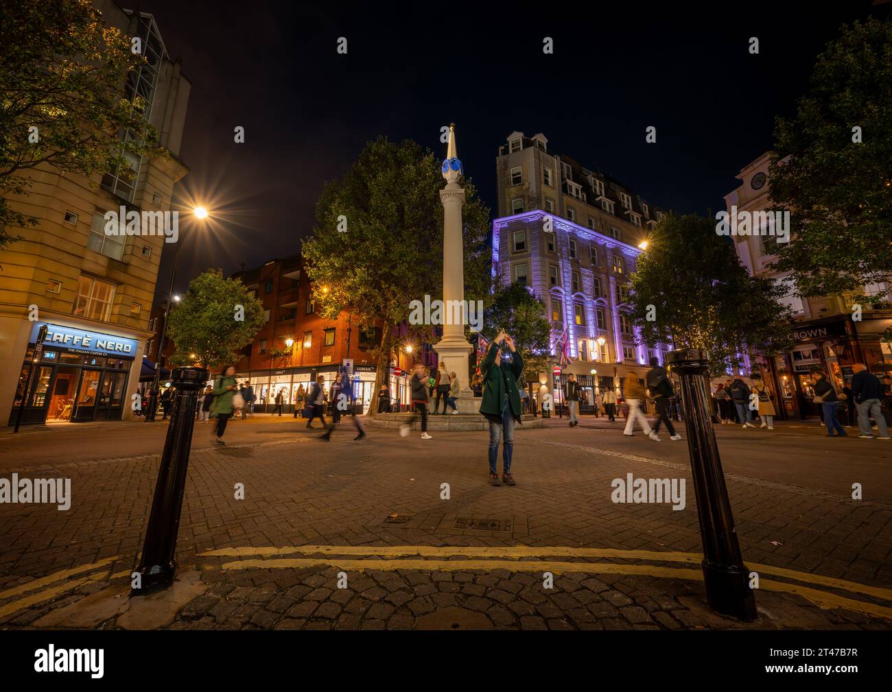 London, UK: Seven Dials roundabout in the Covent Garden area of central ...