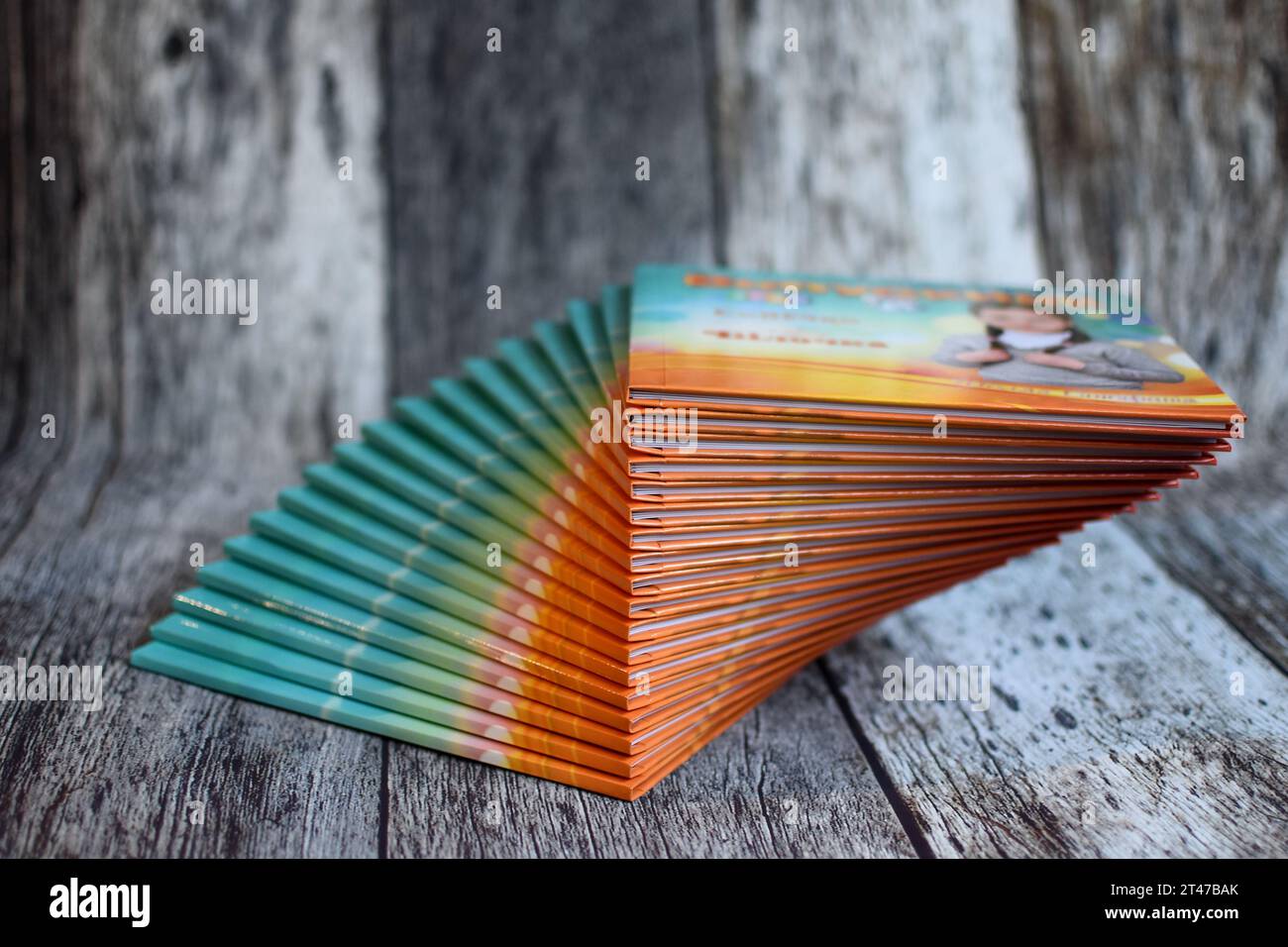Photo Album with Photos. large stack of paper Photobook Stock Photo - Alamy