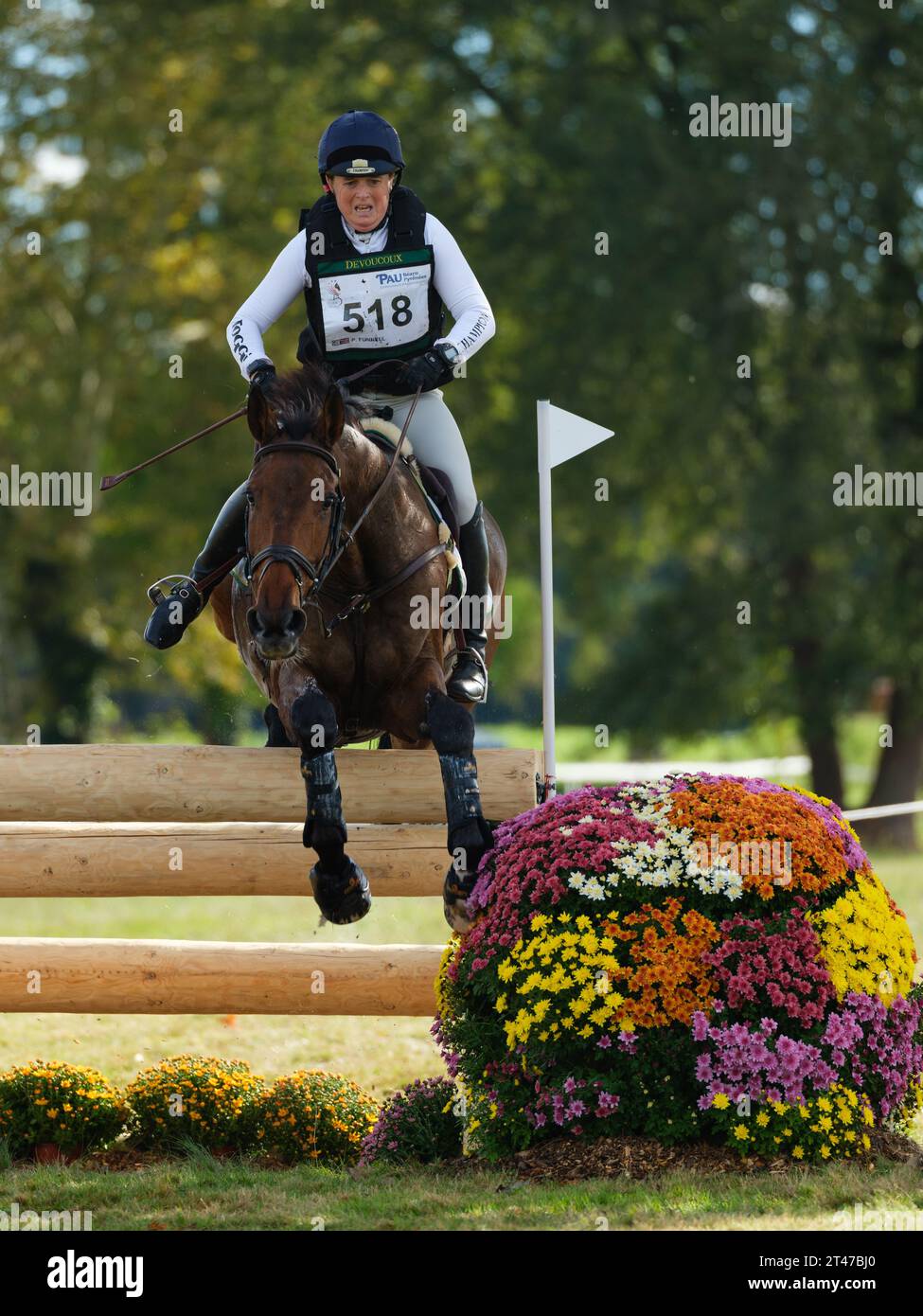 Pippa FUNNELL of Great Britain with Billy Walk On during the cross ...
