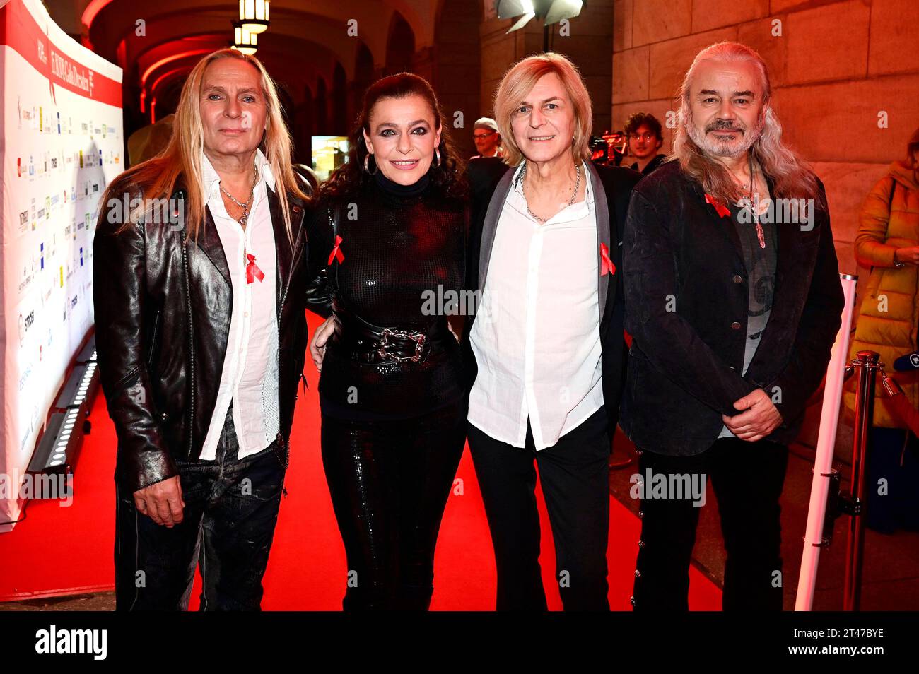 Julia Neigel und Silly bei der 15. Hope Gala 2023 im Schauspielhaus ...