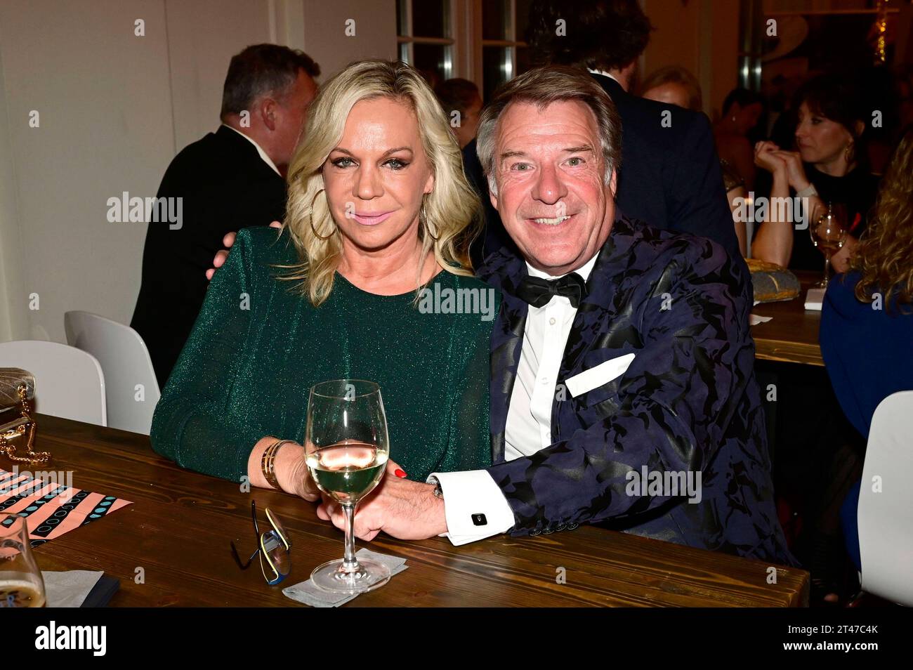 Birgit Fischer-Höper und Patrick Lindner bei der 15. Hope Gala 2023 im ...